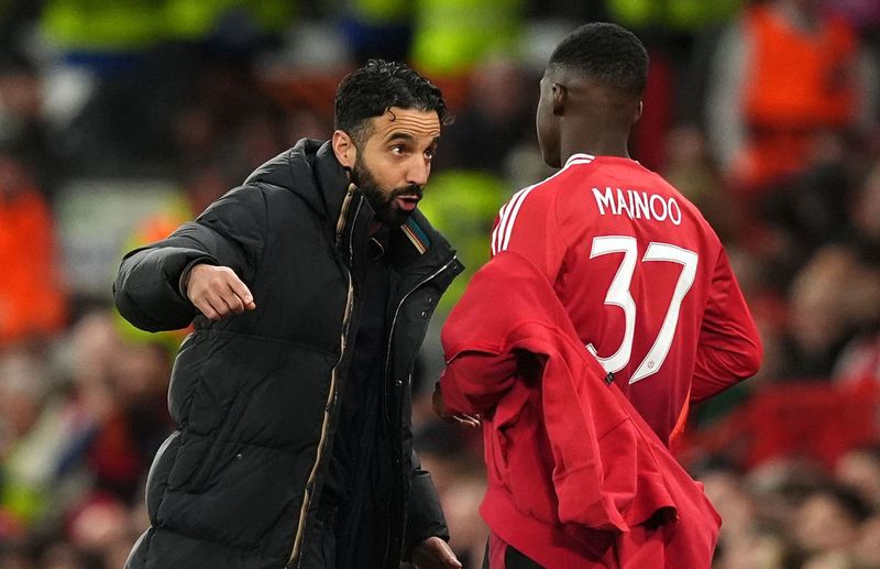 Kobbie Mainoo’s Manchester United Struggles: Expert Analysis & Future ...