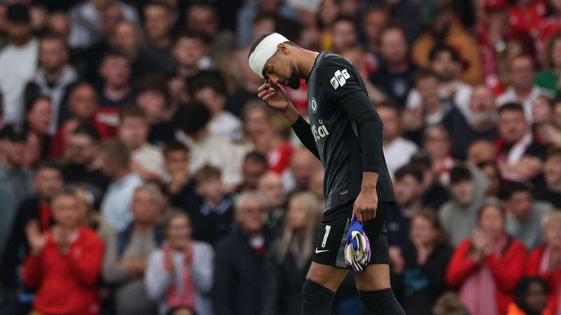 Chelsea Goalkeeper Robert Sanchez Injury Update: Latest on Anfield ...