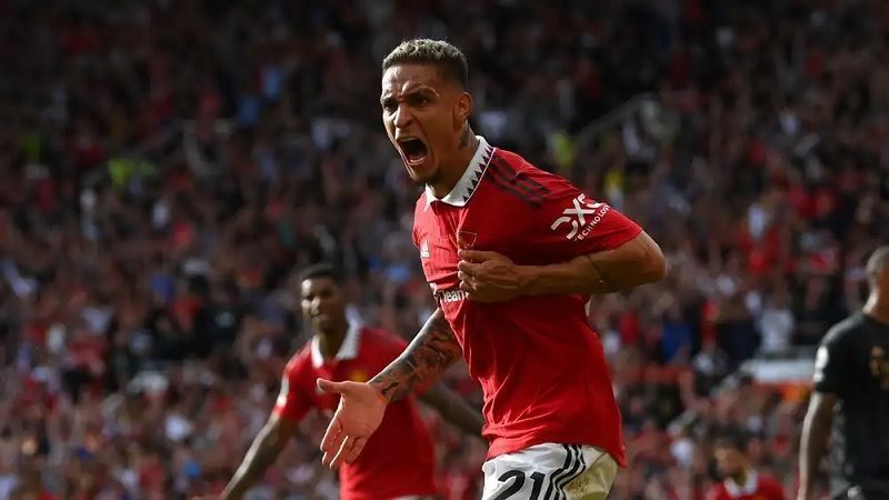 Anthony has to start playing like an £85 million superstar for Man United