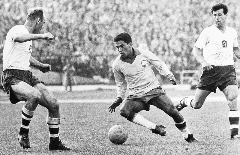 15 Greatest Number 7s in Football History (Ranked)
